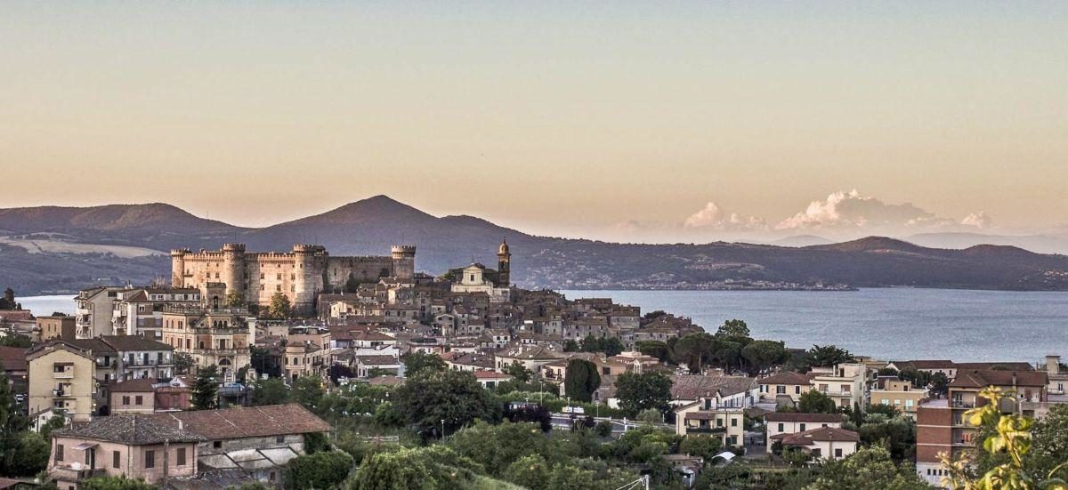 Okolice Rzymu - Bracciano - jezioro i zamek